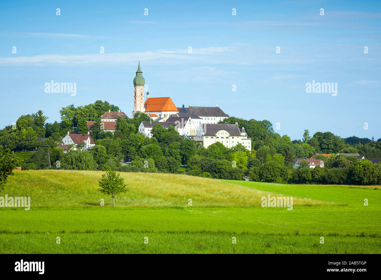 Ein Blick auf das schoene Kloster Andechs in Bayern, Deutschland Stock ...