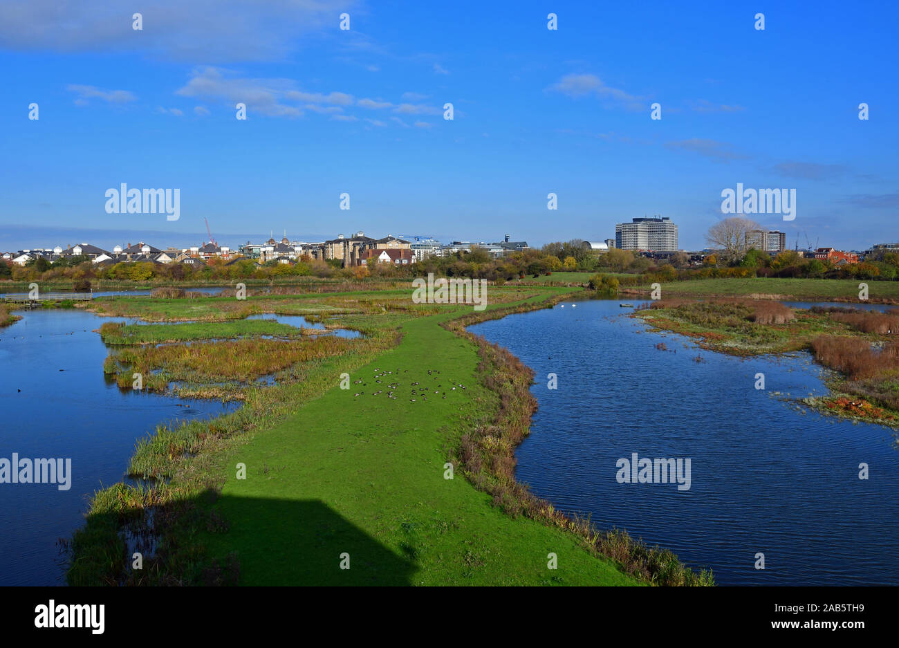 WWT London Wetland Centre, Queen Elizabeth's Walk, London, SW13, UK ...