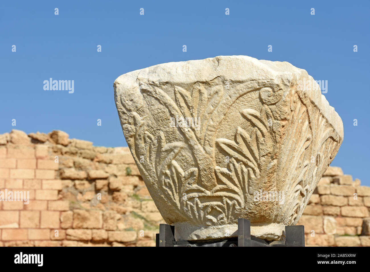 Art in the stone, Roman column head Stock Photo - Alamy