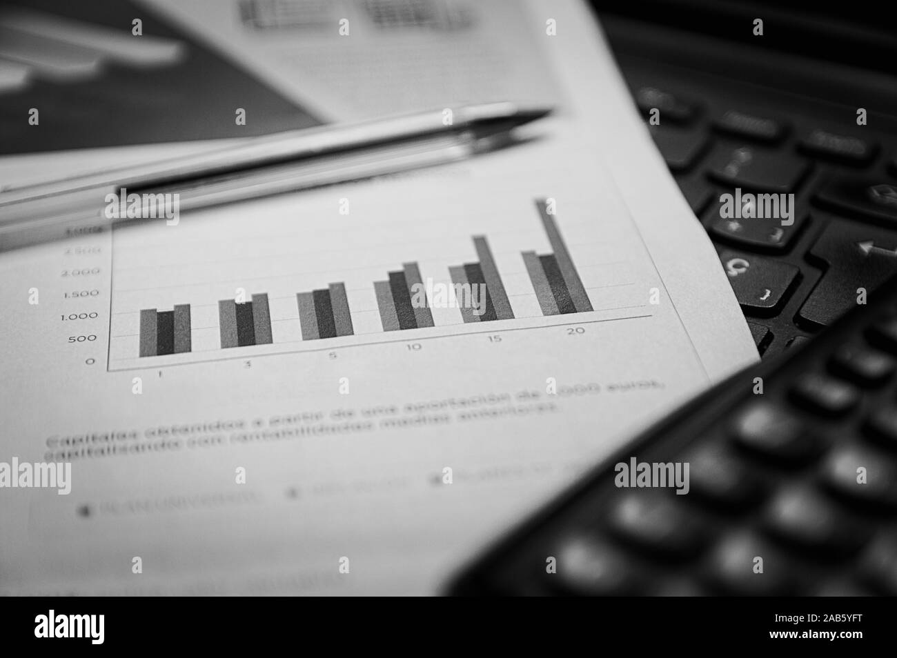 Graphs documents Black and White Stock Photos & Images - Alamy