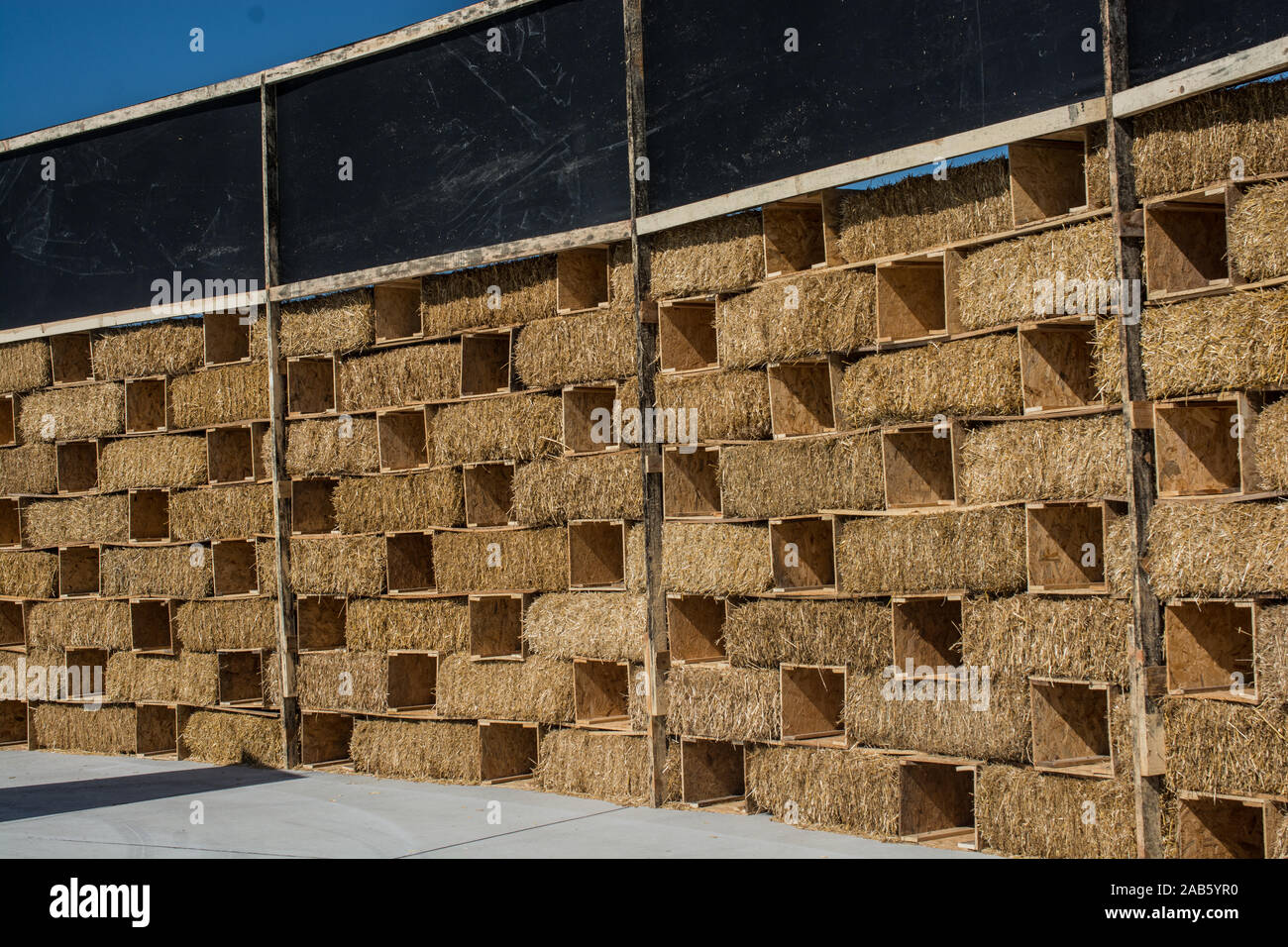 Large square bales of hay hi-res stock photography and images - Alamy