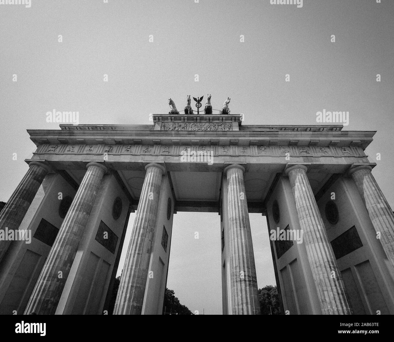 Germany berlin reichstag platz Black and White Stock Photos & Images ...