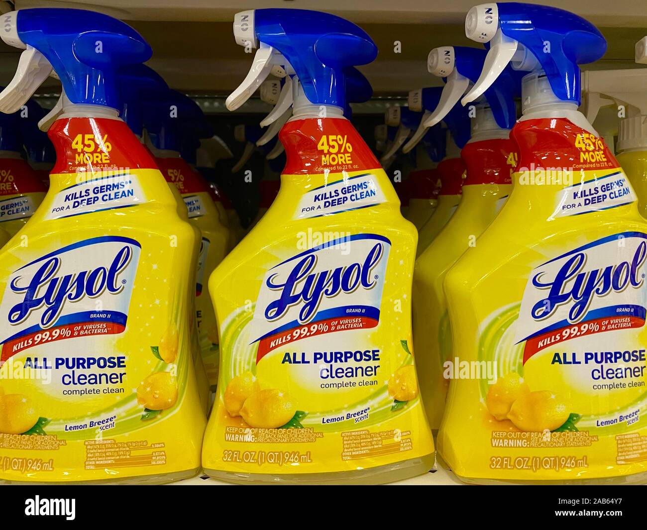 Lysol shelf hi-res stock photography and images - Alamy