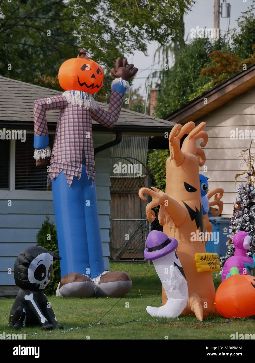 Inflatable Halloween display, Monroe,Washington,State Stock Photo - Alamy