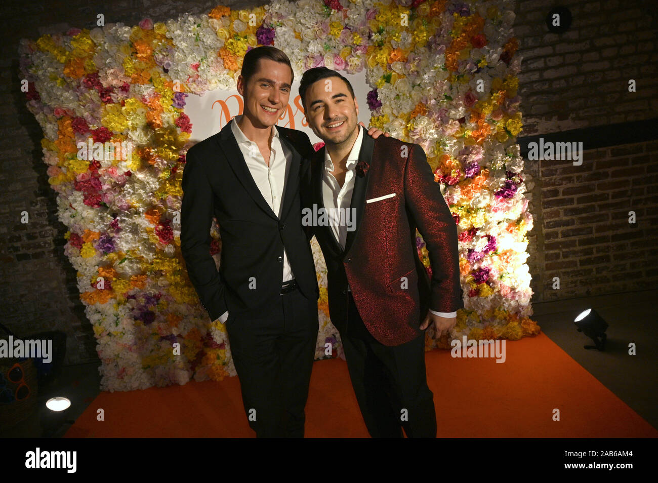 Cologne, Germany. 25th Nov, 2019. The actors Timothy Boldt (Richard ...