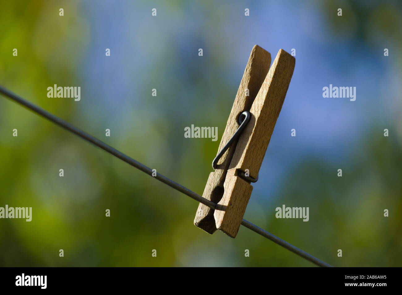 A pinch on the wire Stock Photo - Alamy