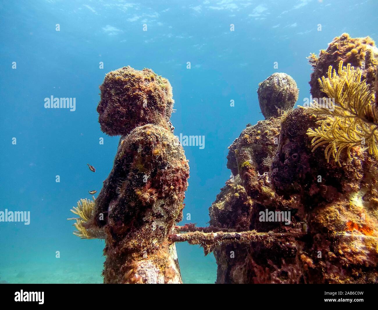 Sculpture underwater mexico hi-res stock photography and images - Alamy