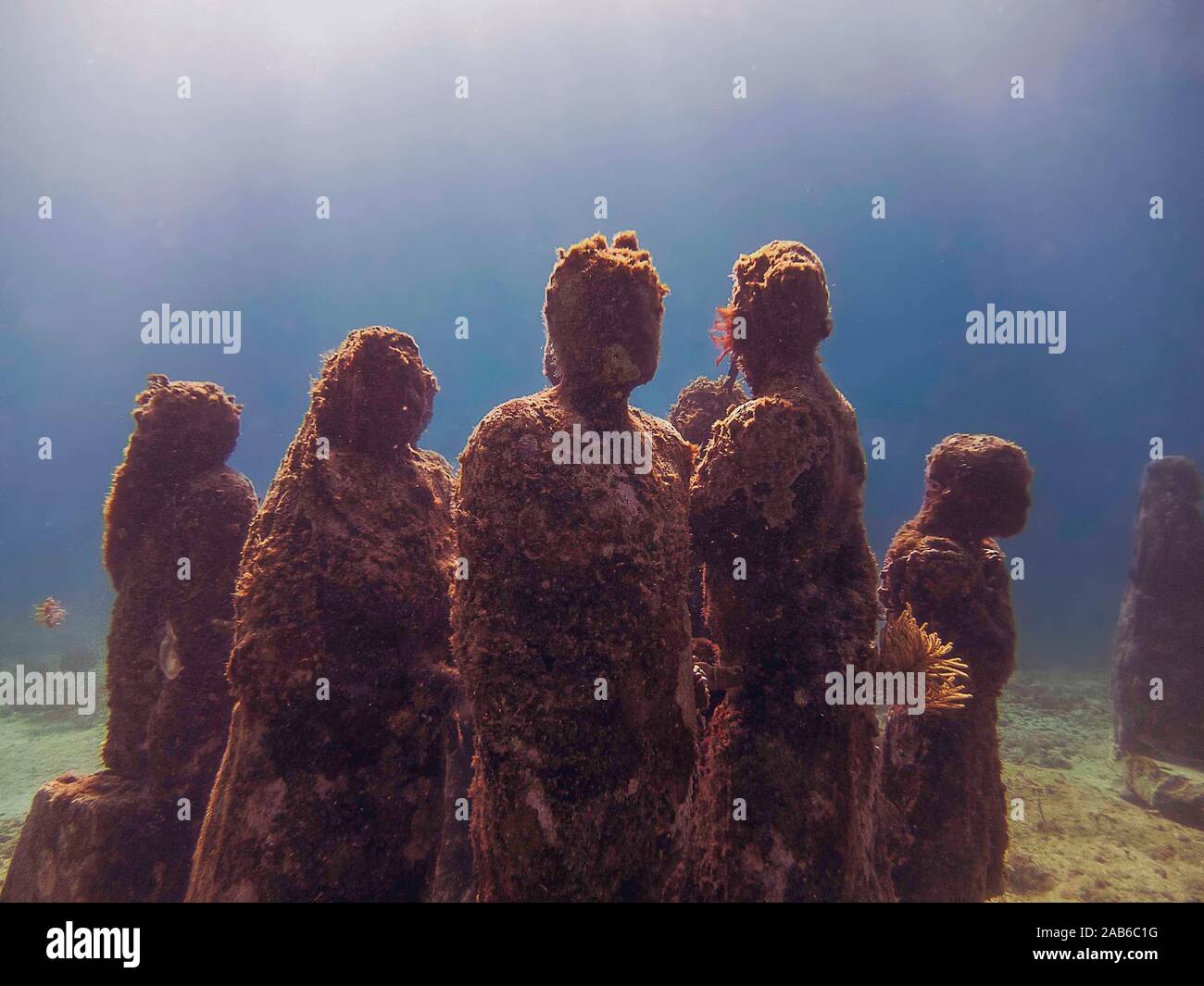 Sculpture underwater mexico hi-res stock photography and images - Alamy