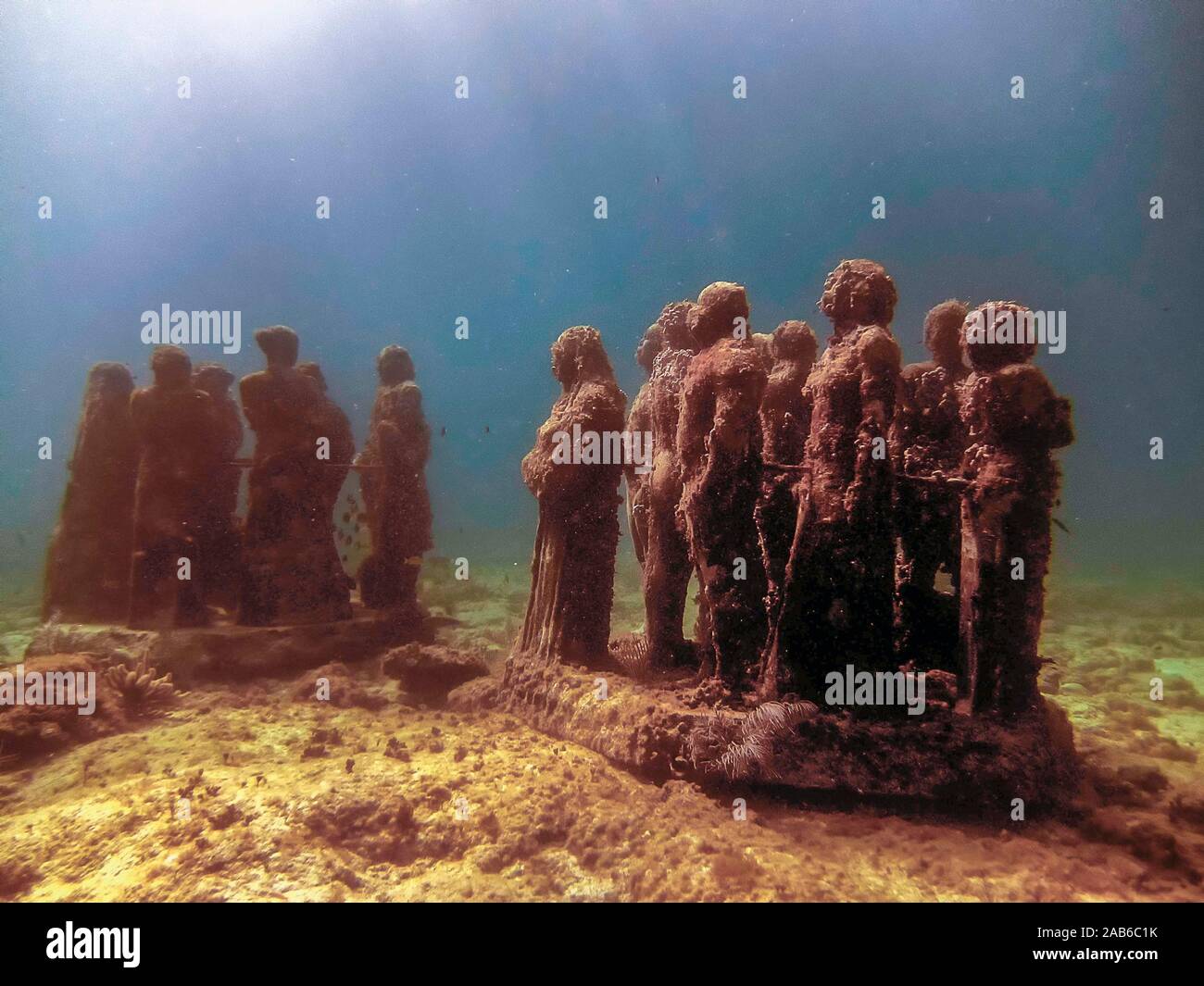 Sculpture underwater mexico hi-res stock photography and images - Alamy