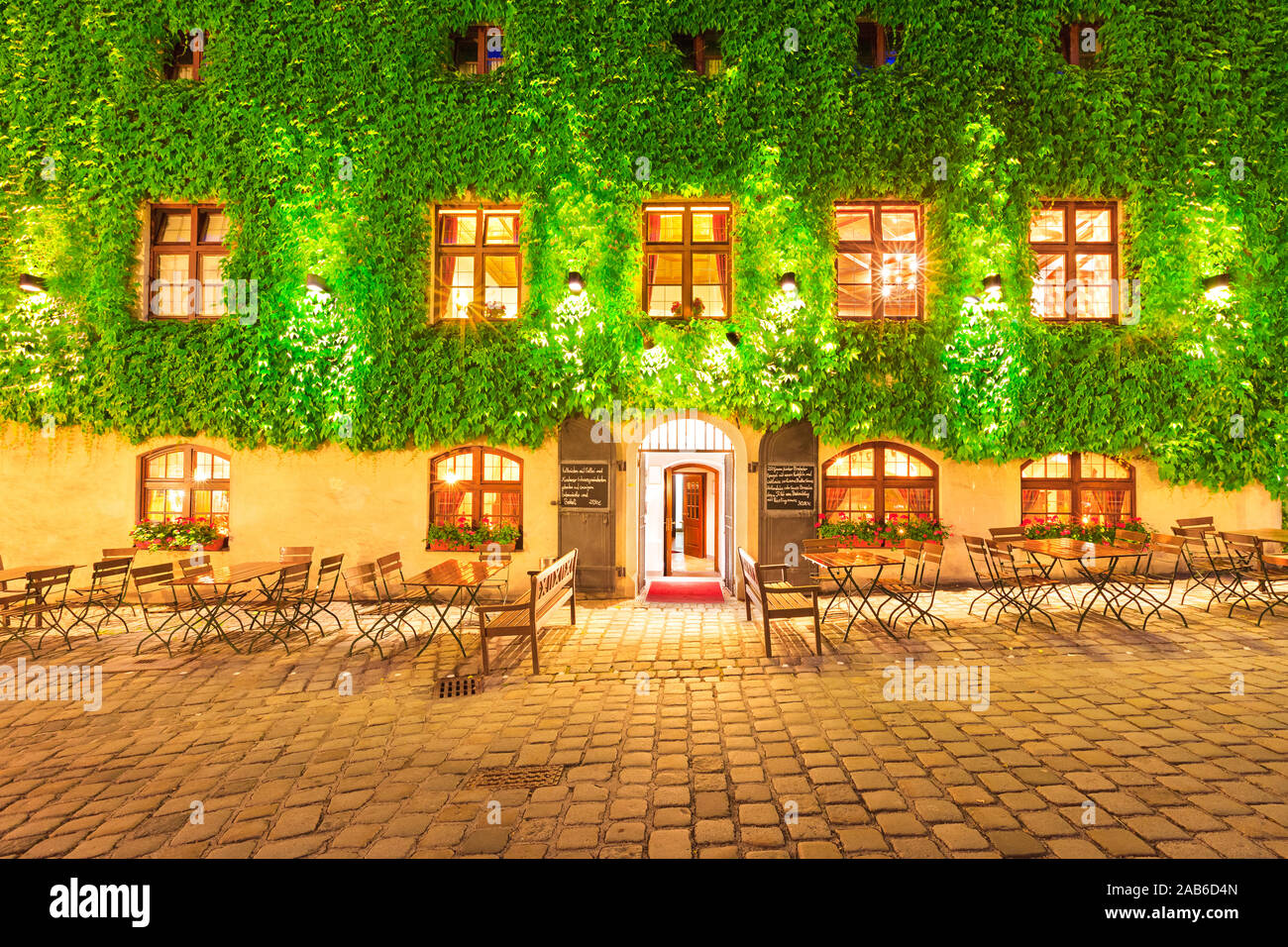 Restaurant patio in downtown Nuremberg, Germany Stock Photo - Alamy