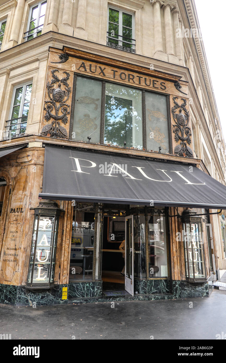 Paul store hi-res stock photography and images - Alamy