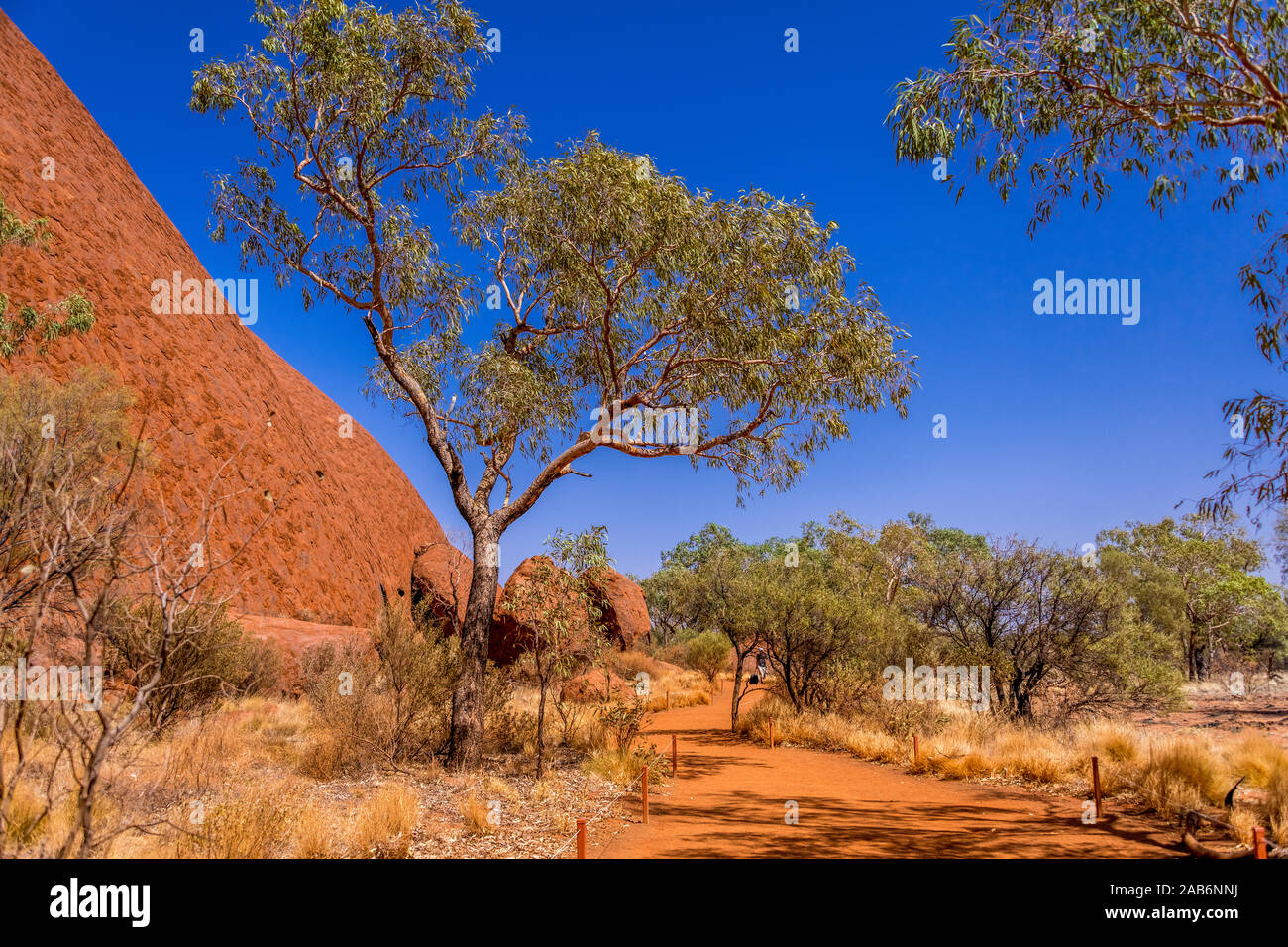 The Mala walk goes from the Mala carpark to Kantju Gorge along the base ...