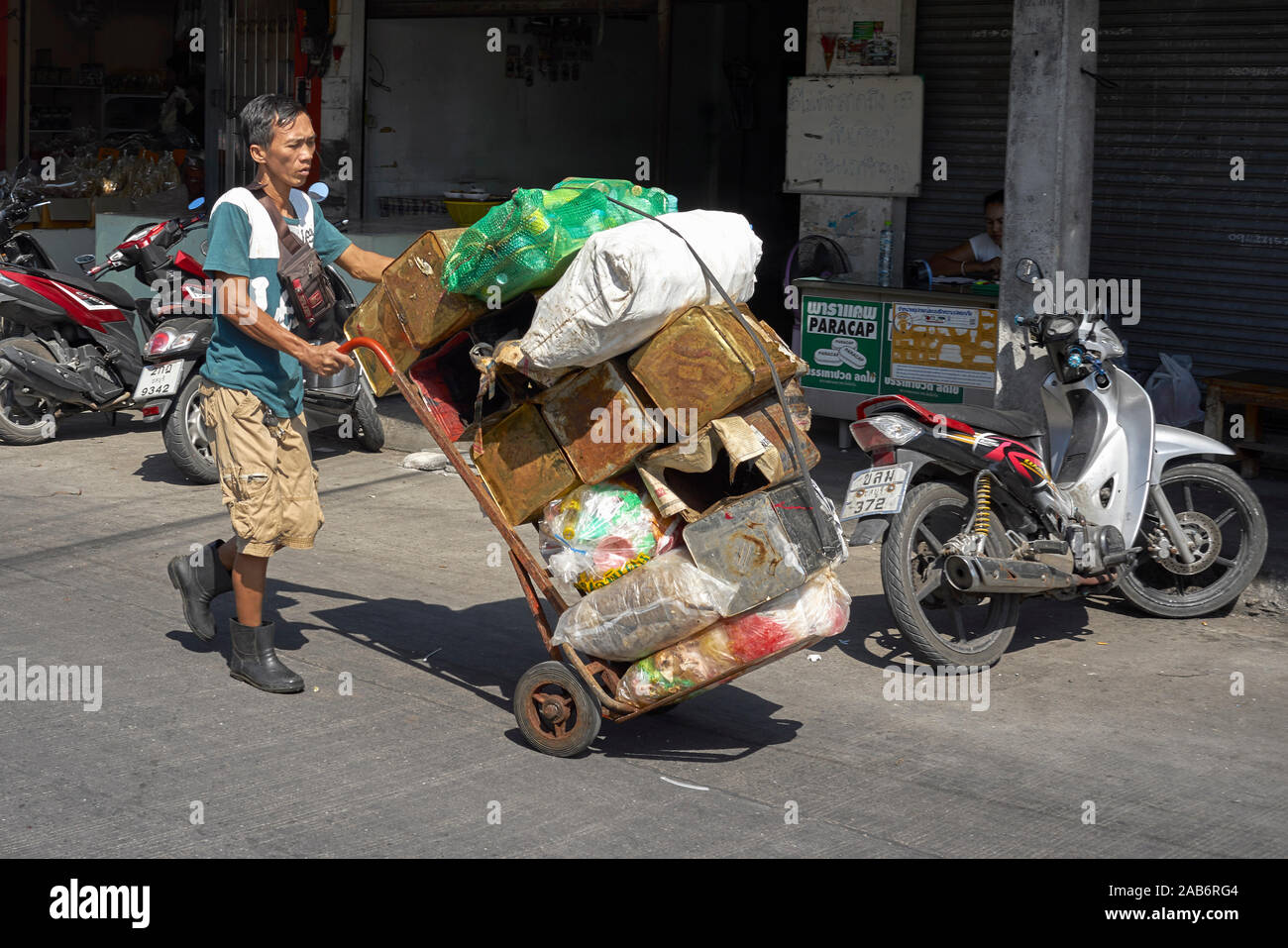 Man transporting goods hi-res stock photography and images - Alamy