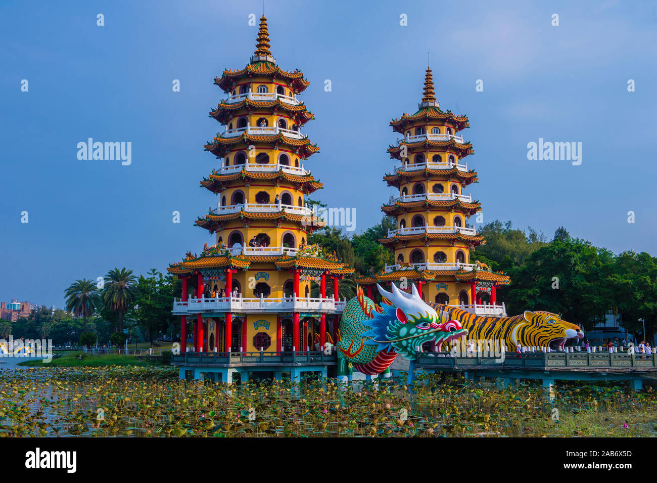The Dragon and Tiger Pagodas in Kaohsiung Taiwan Stock Photo - Alamy