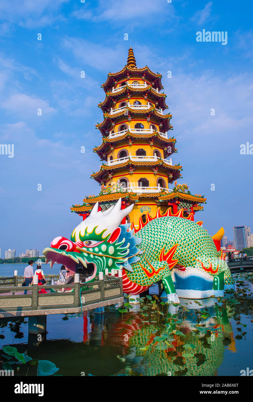 The Dragon and Tiger Pagodas in Kaohsiung Taiwan Stock Photo - Alamy