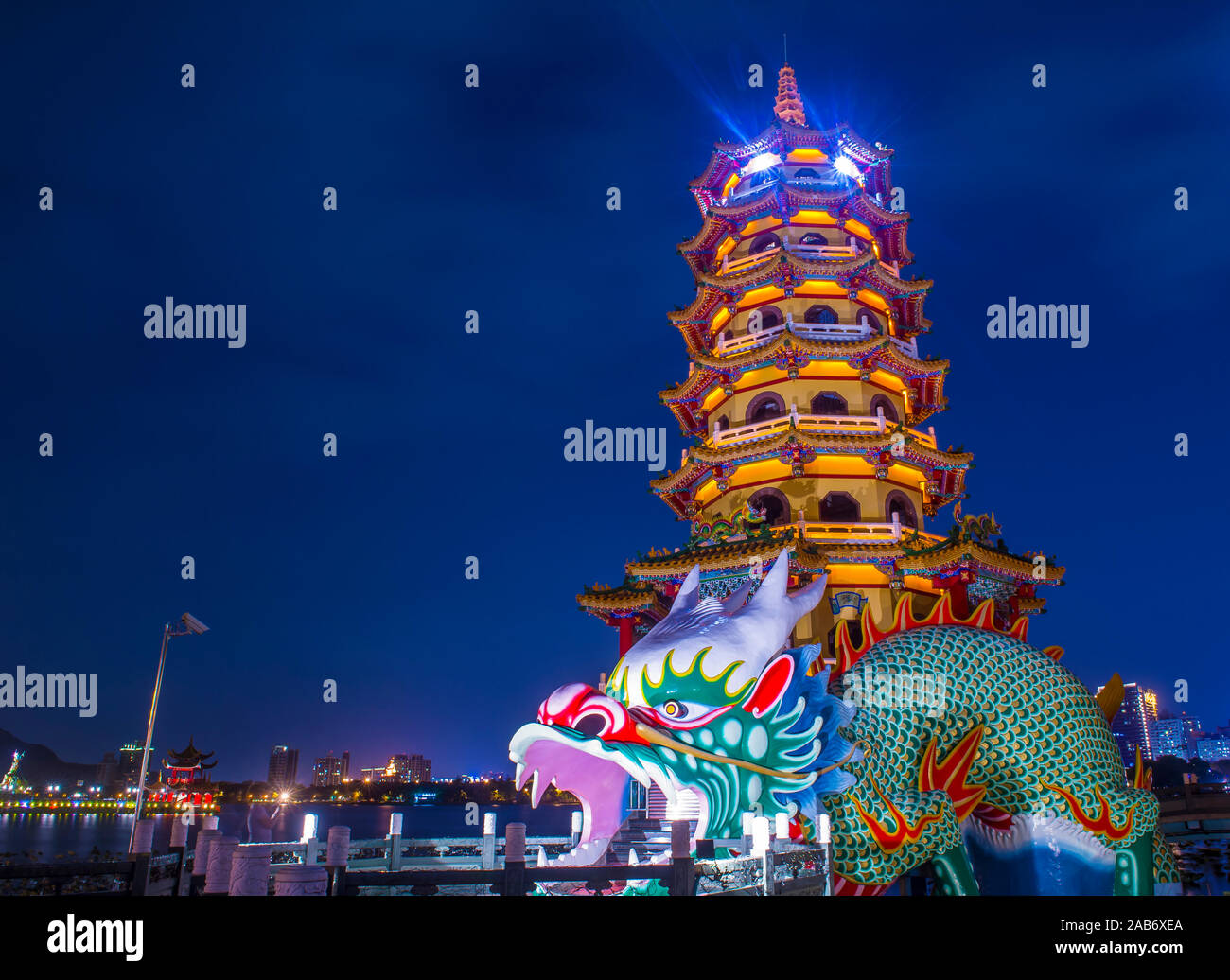 The Dragon and Tiger Pagodas in Kaohsiung Taiwan Stock Photo - Alamy