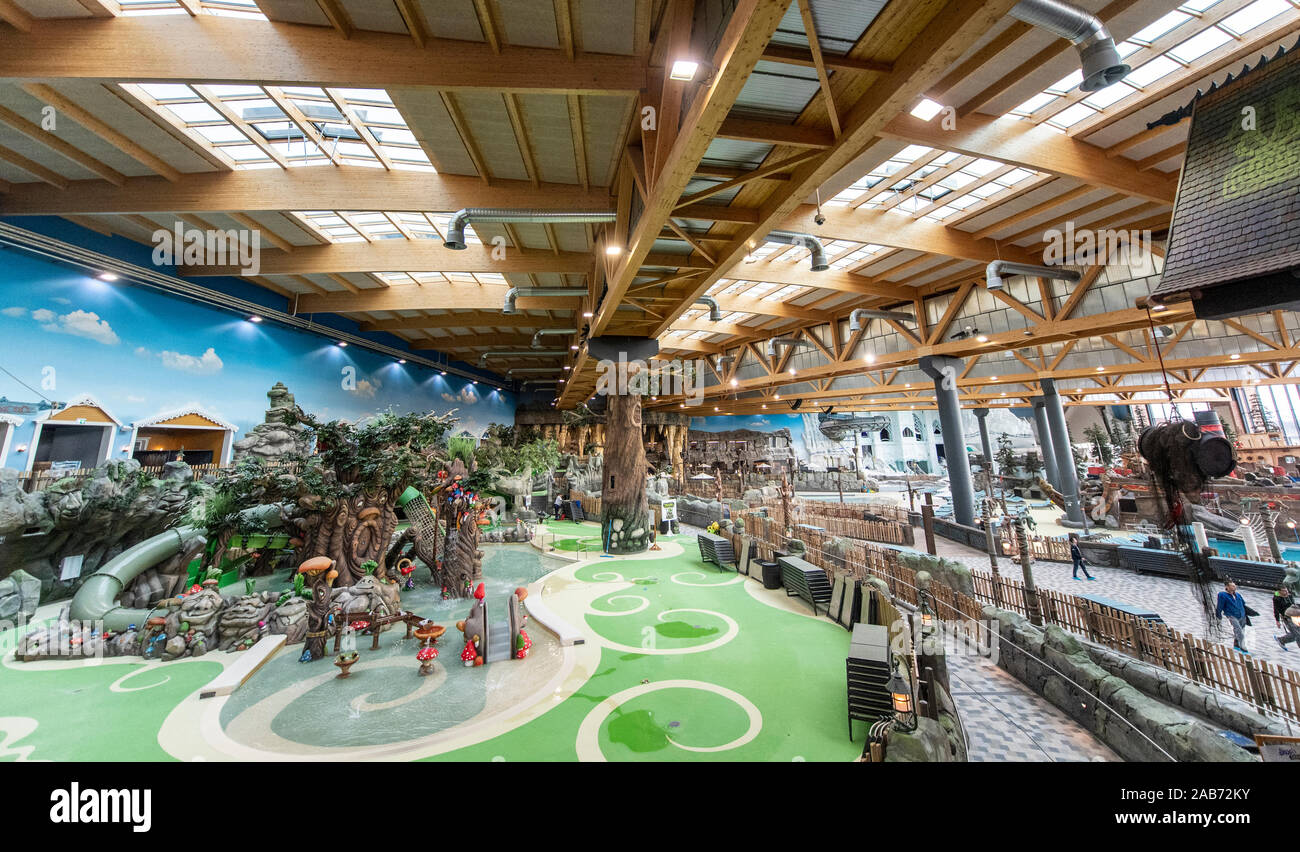 Rust, Germany. 13th Nov, 2019. View into the indoor water world ...