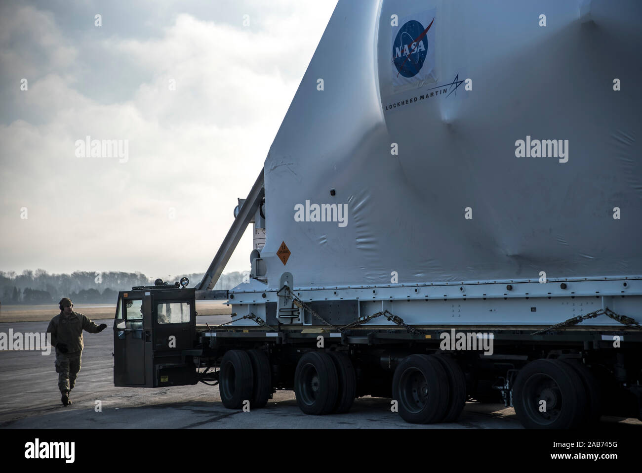 60k loader hi-res stock photography and images - Alamy