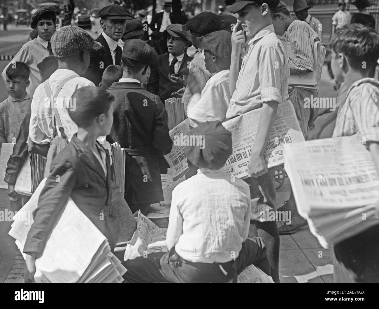Newspaper in early 1900s Black and White Stock Photos & Images - Alamy