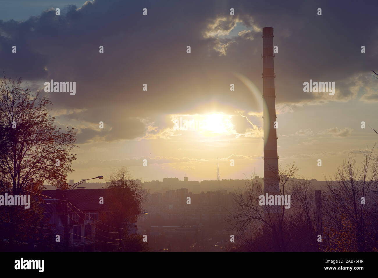 Industrial city on sunset hi-res stock photography and images - Alamy