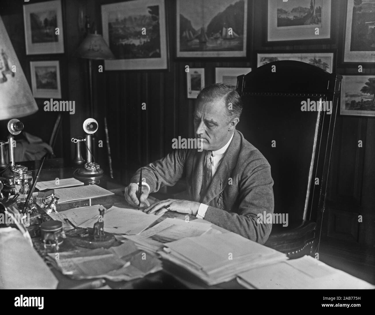 Franklin roosevelt working at desk hi-res stock photography and images ...