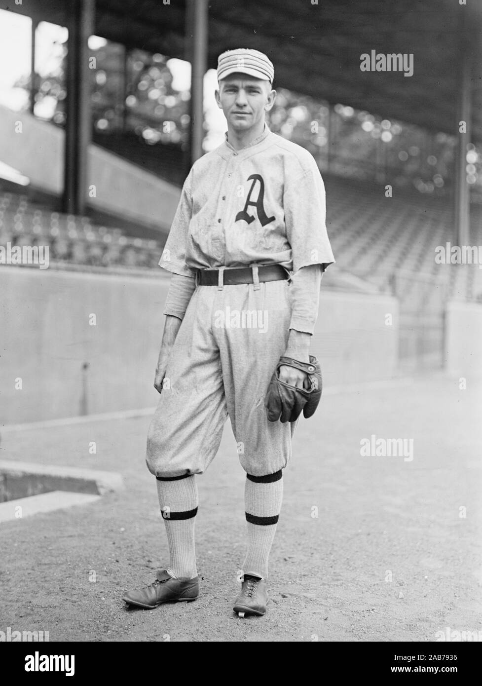 Vintage 1910s Baseball Players - Bob Shawkey, Philadelphia AL ca. 1914 ...