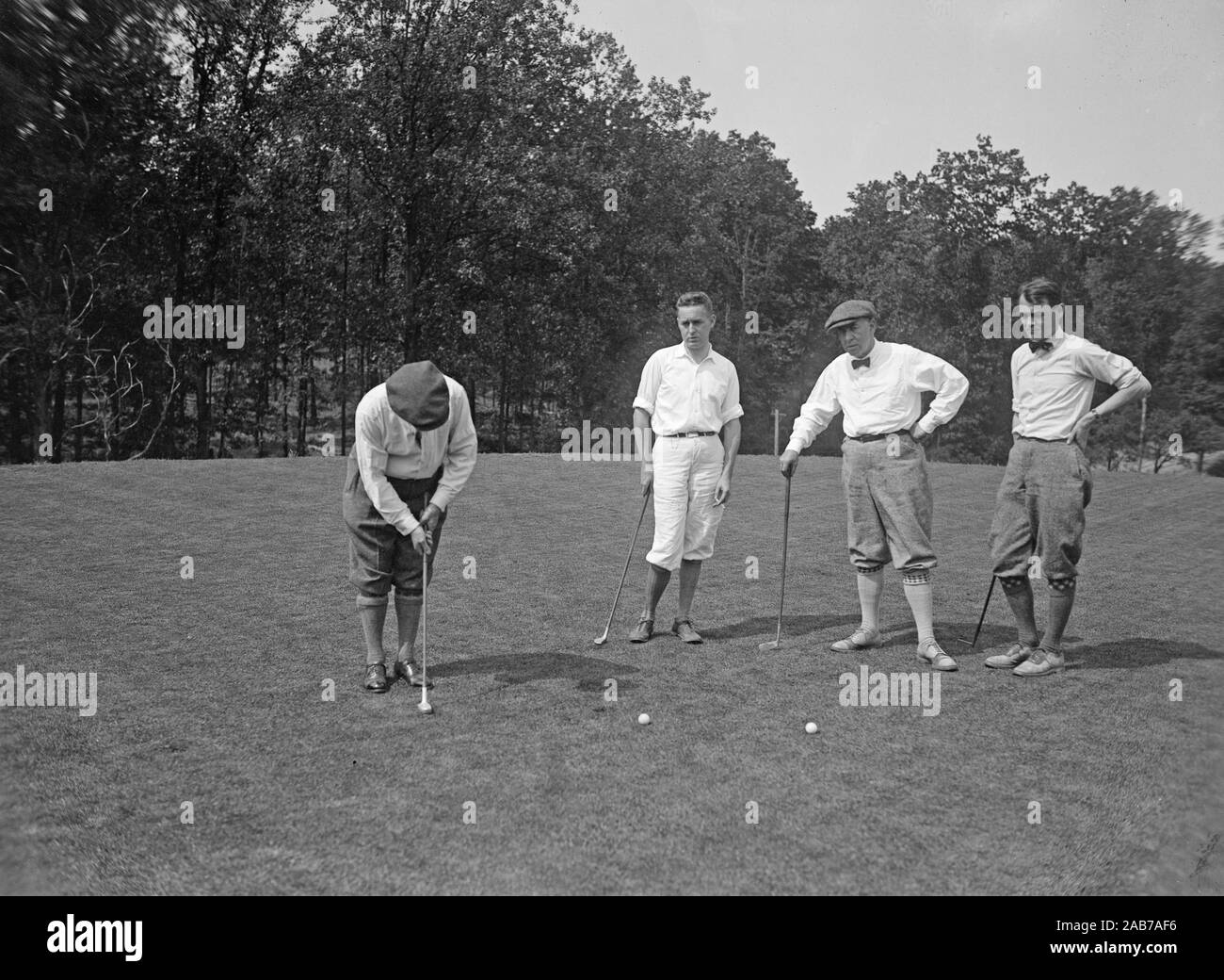 Golfing early 1900s hi-res stock photography and images - Alamy