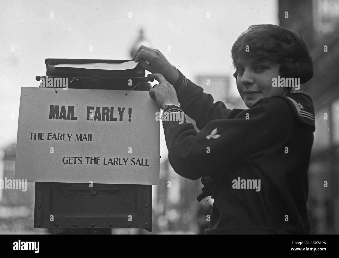 Woman gets letter hi-res stock photography and images - Alamy