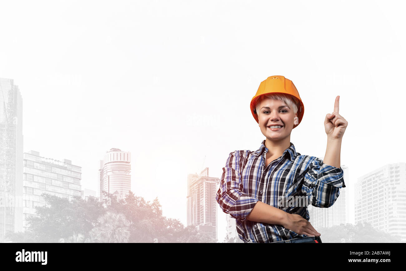 Female builder in hardhat hi-res stock photography and images - Alamy