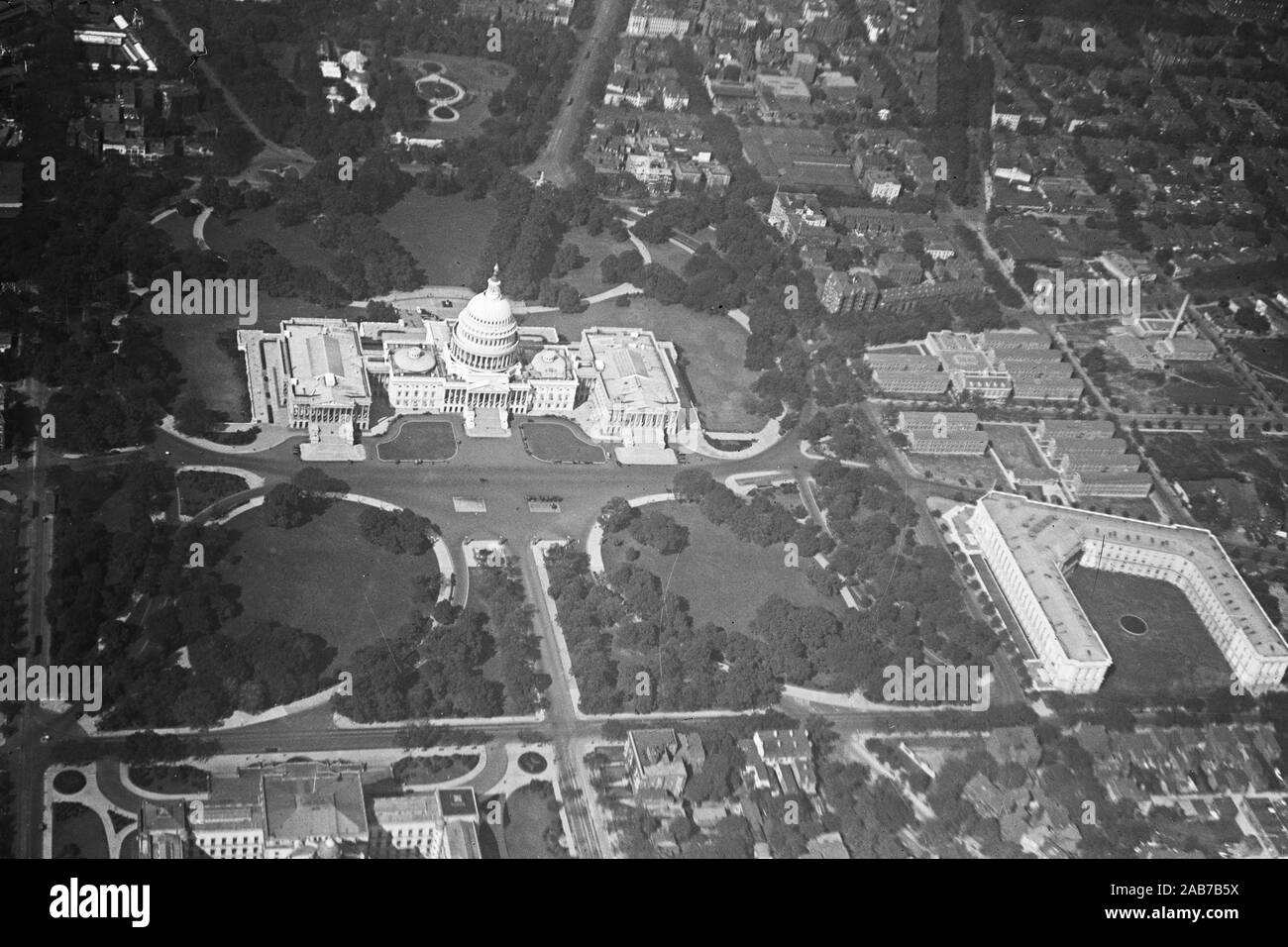 Aerial view of U.S. Capitol building, Washington, D.C. ca. 1915-1923 ...