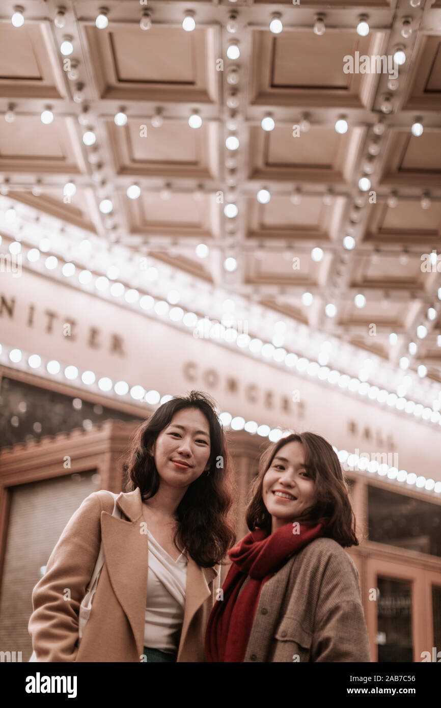 Arlene schnitzer concert hall night hi-res stock photography and images ...