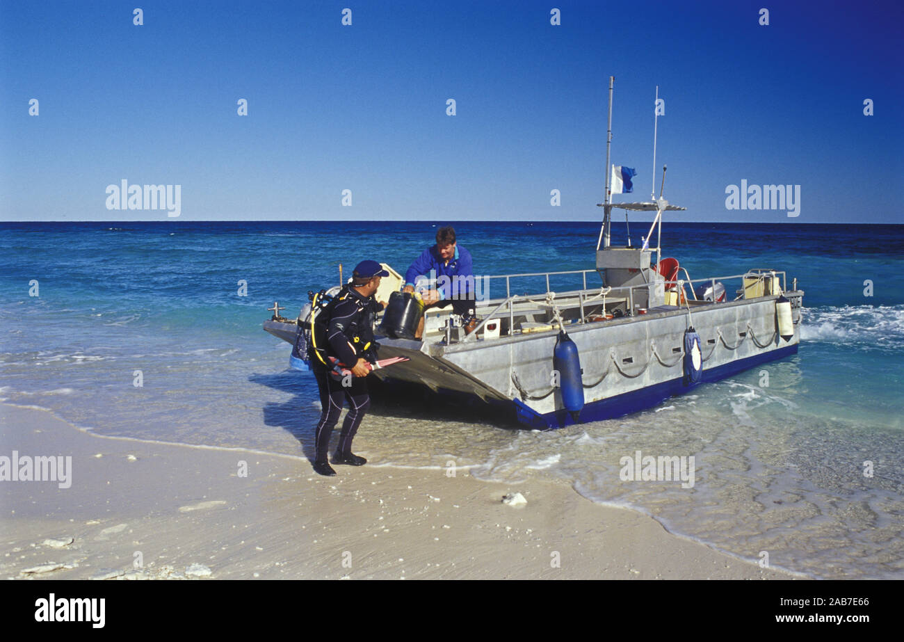 Custom-designed dive boats, modified for beach approach. Lady Elliott ...