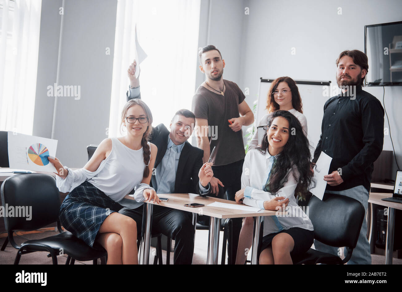 Meeting portrait workshop team hi-res stock photography and images - Alamy