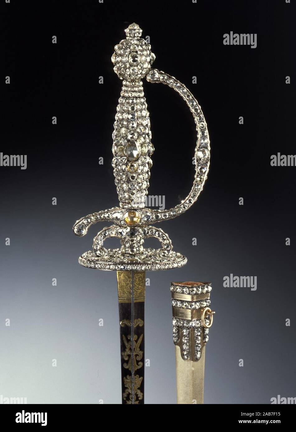 Diamond sword hi-res stock photography and images - Alamy