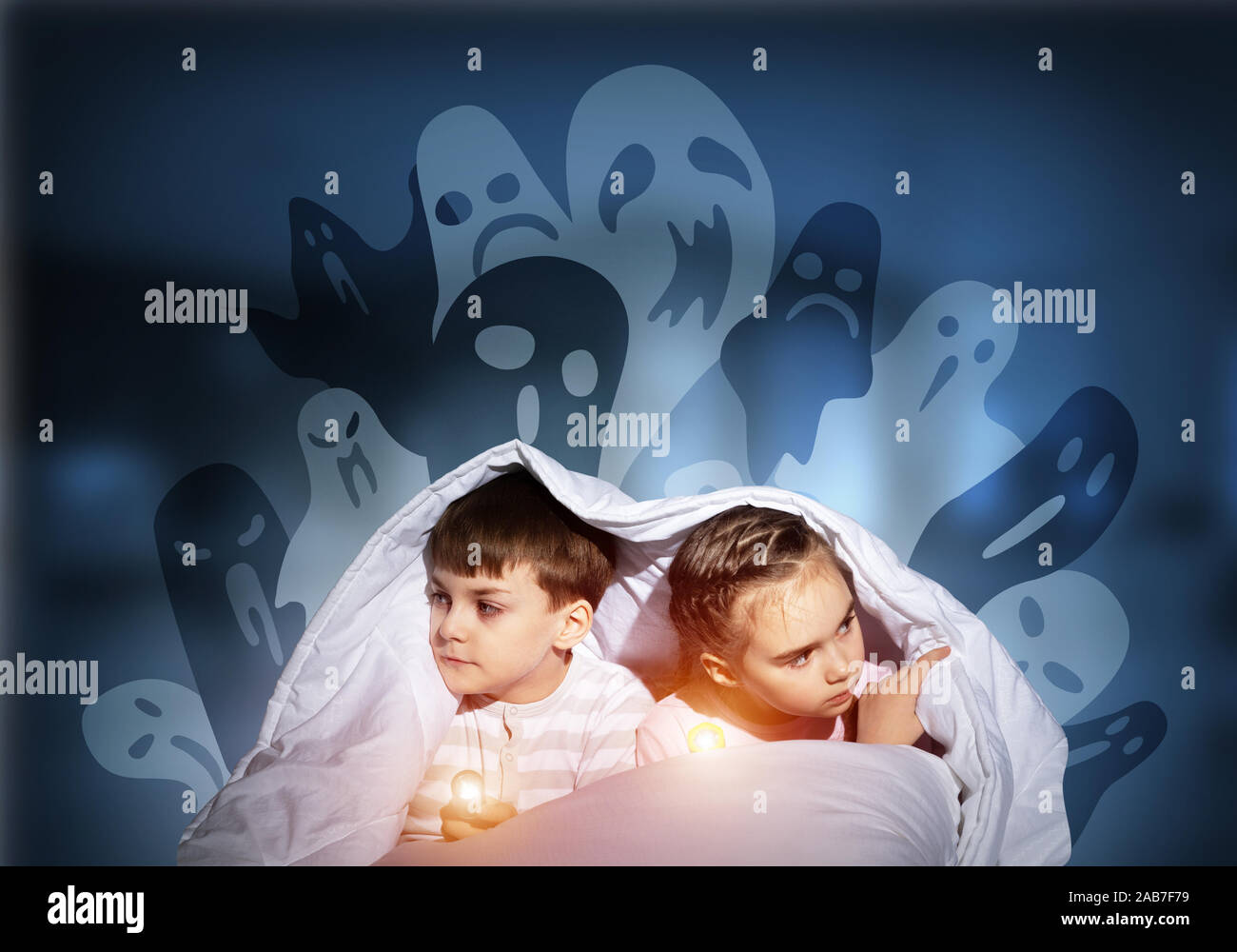 Children scared silhouette hi-res stock photography and images - Alamy