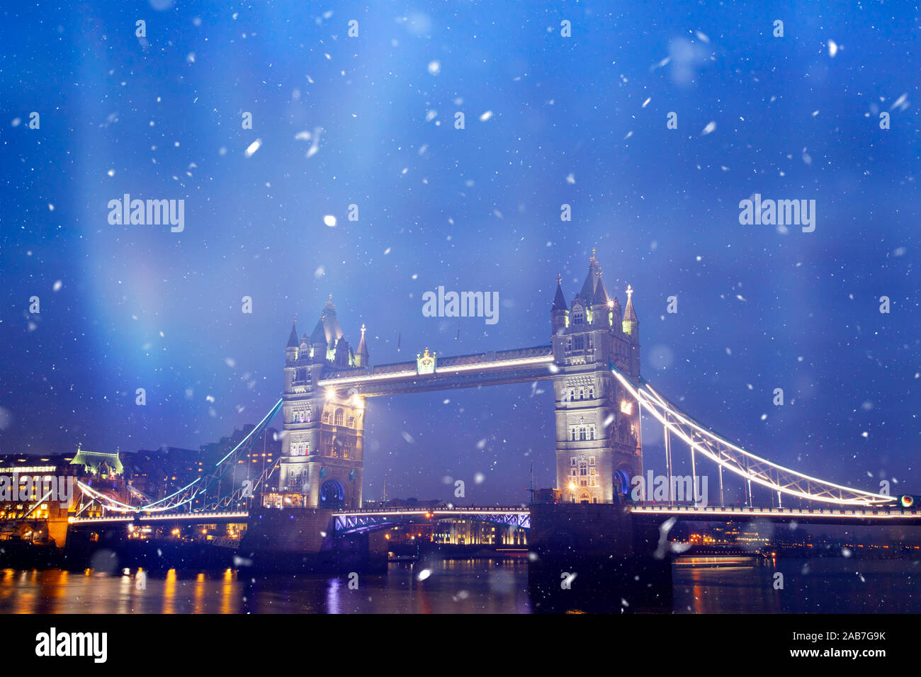 London mist night concept hi-res stock photography and images - Alamy