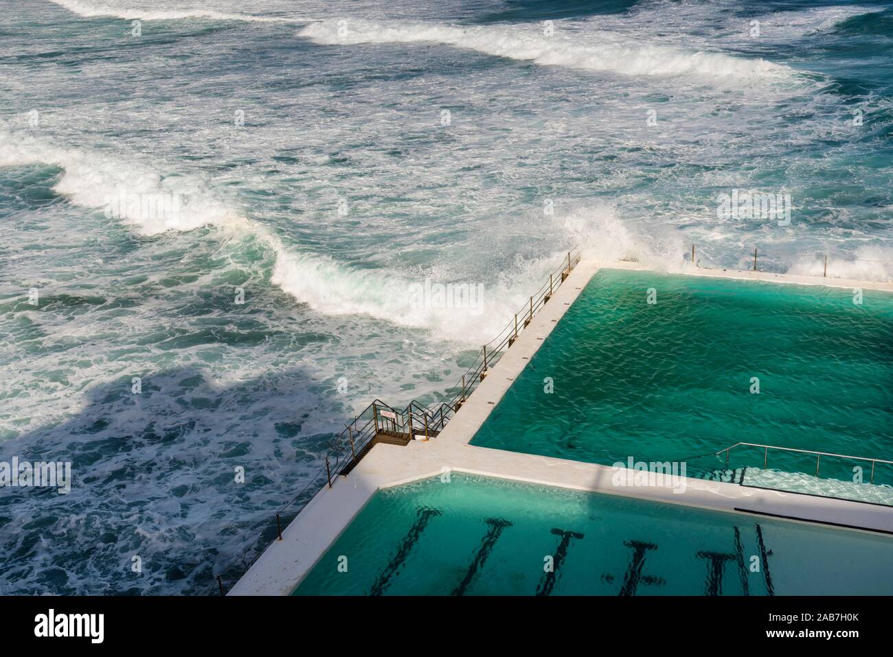 Rock pools sydney hi-res stock photography and images - Alamy