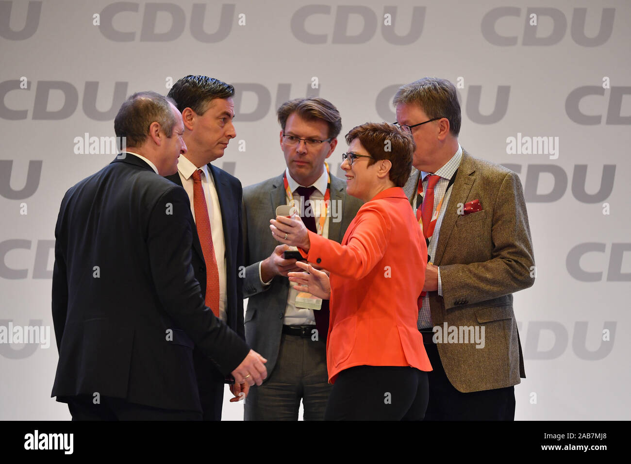 Leipzig, Deutschland. 23rd Nov, 2019. Annegret KRAMP KARRENBAUER (CDU ...