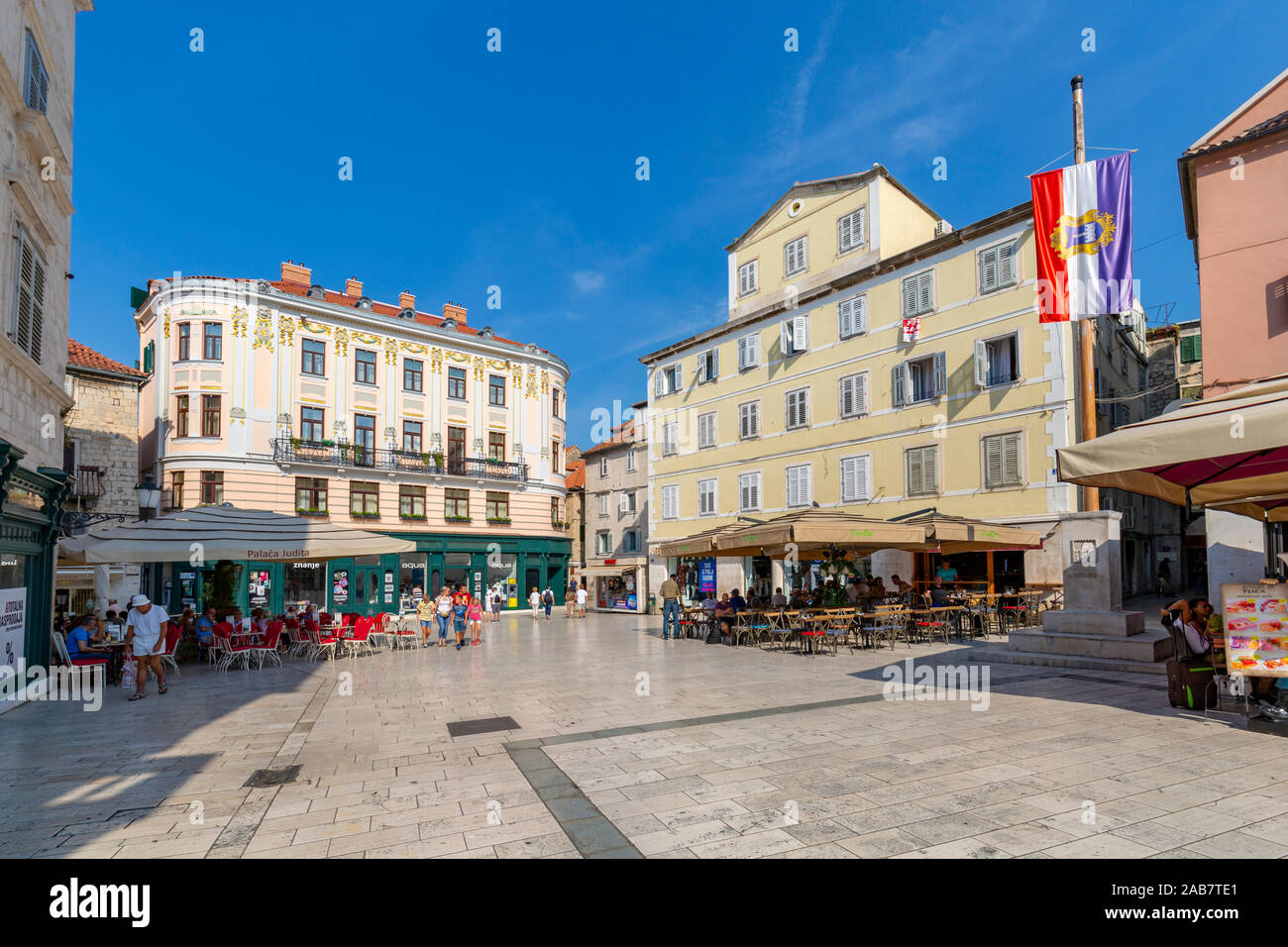 View of bars and cafes in People's Square (Pjaca), Split, Dalmatian ...