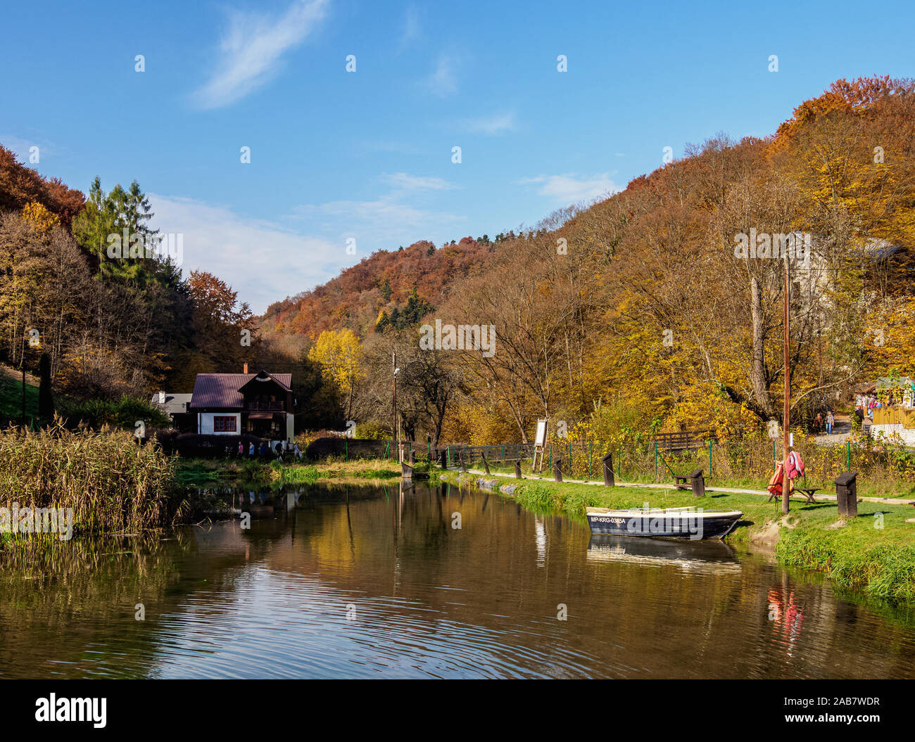 Trout pond hi-res stock photography and images - Alamy