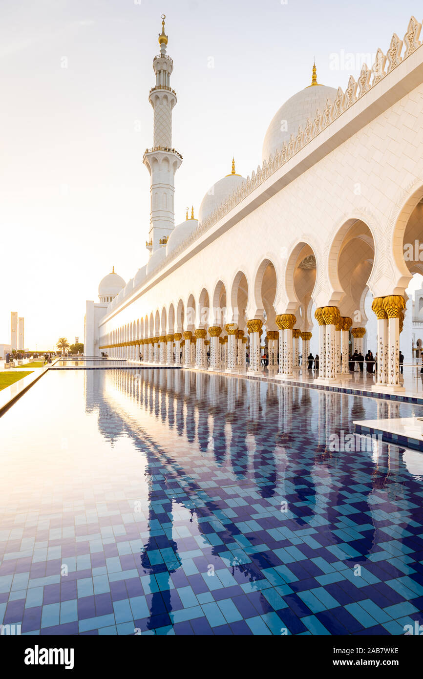 Reflections in the pools at Abu Dhabi's magnificent Grand Mosque, Abu ...