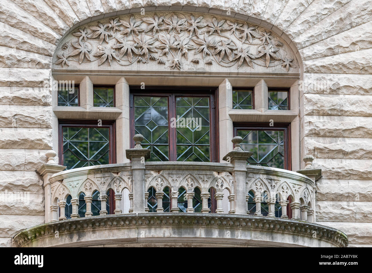 Balcony victorian house american hi-res stock photography and images ...