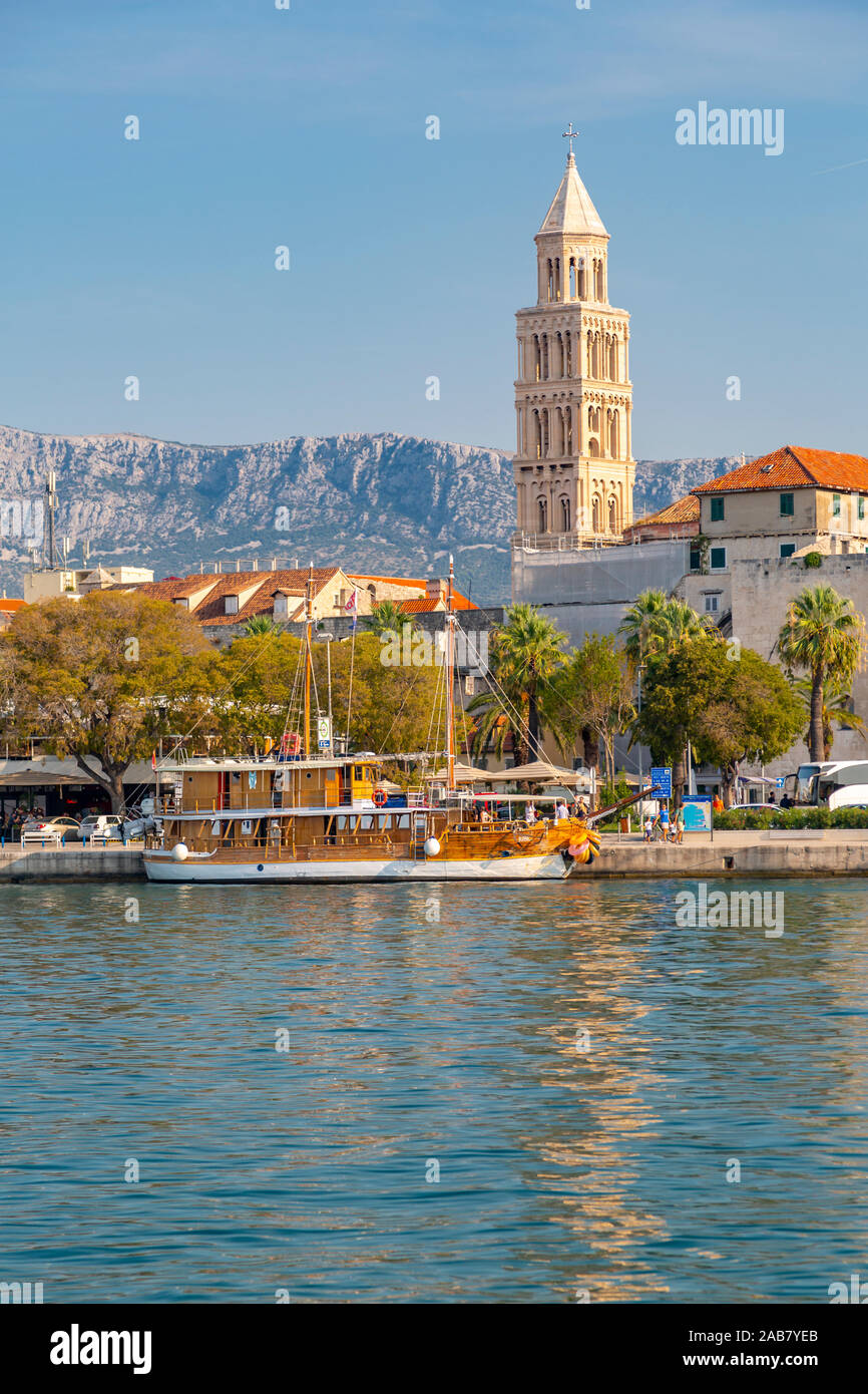 Split Harbour with Cathedral of Saint Domnius, Split, Dalmatian Coast ...