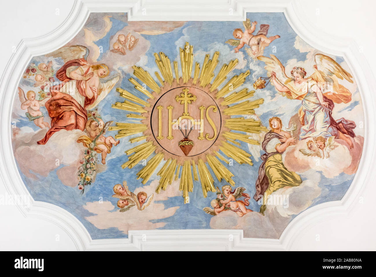 Innenraum einer kirche hi-res stock photography and images - Alamy