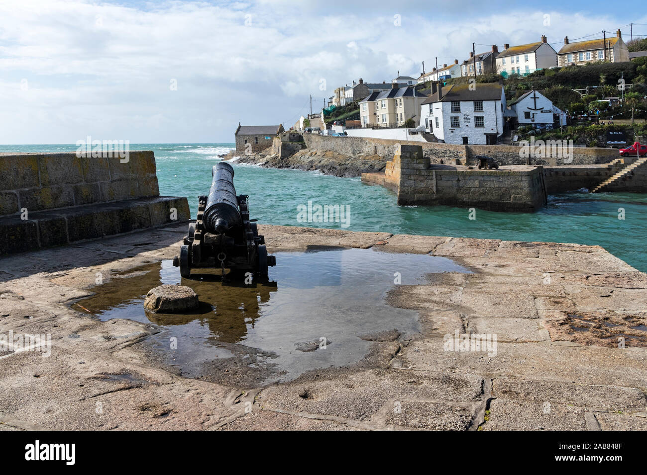 Hms cornwall hi-res stock photography and images - Alamy
