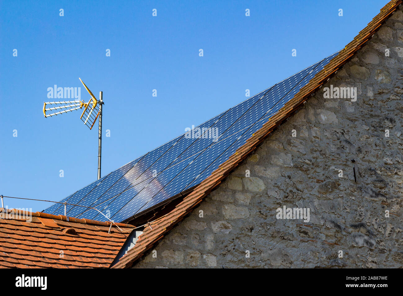 Solar antenna hi-res stock photography and images - Alamy