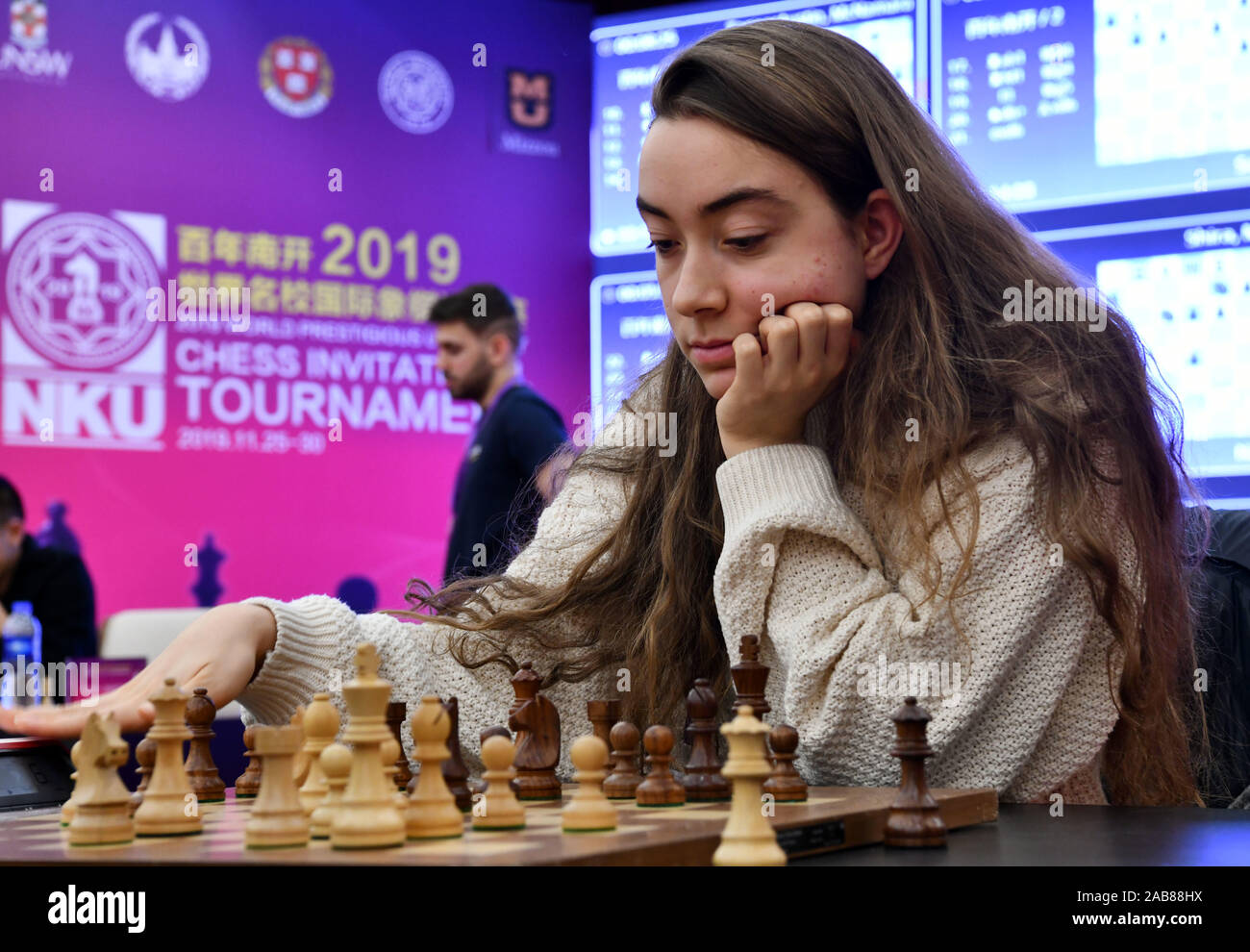 World chess tournament hi-res stock photography and images - Alamy