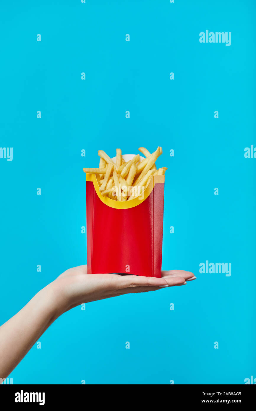 Holding french fries hi-res stock photography and images - Alamy