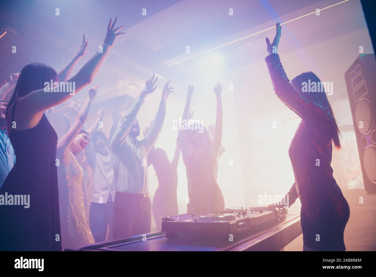 Stylish crowd hi-res stock photography and images - Alamy