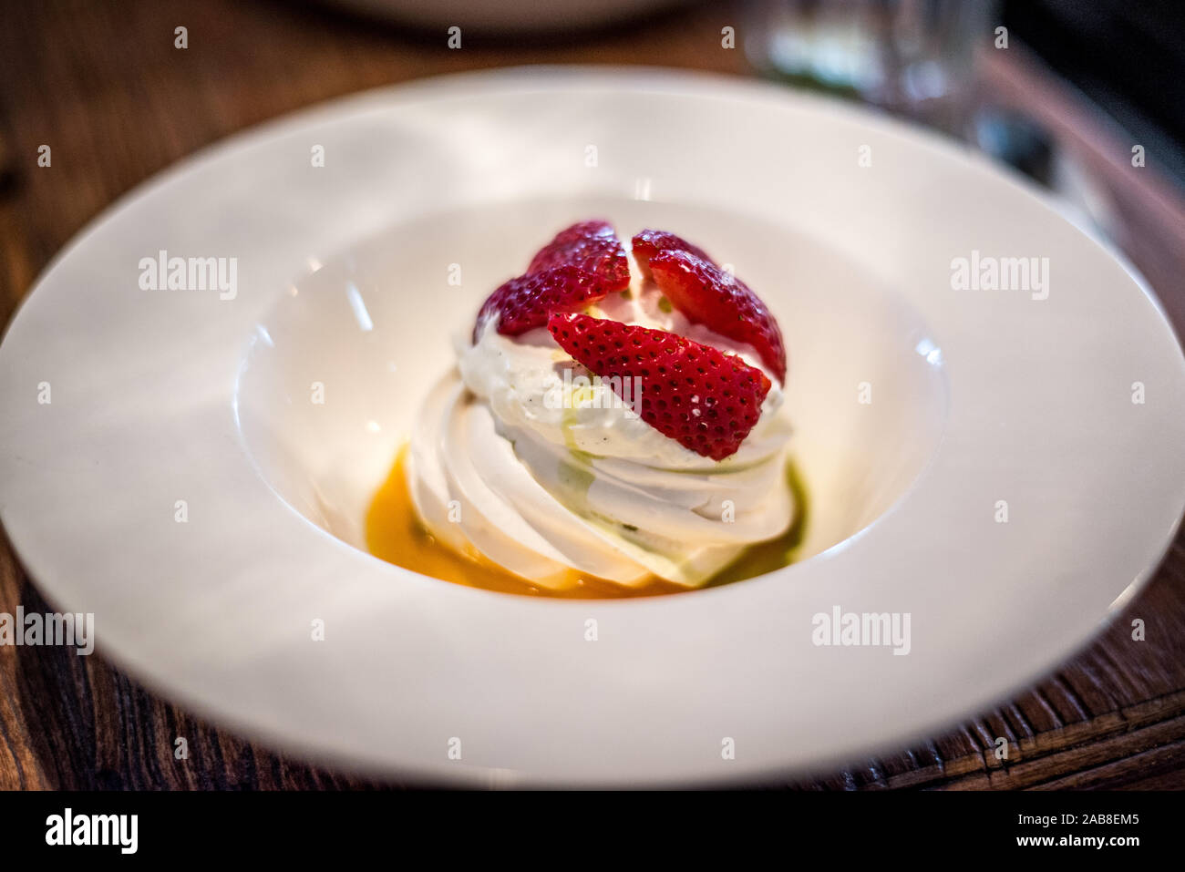 Pavlova dessert passion fruit hi-res stock photography and images - Alamy